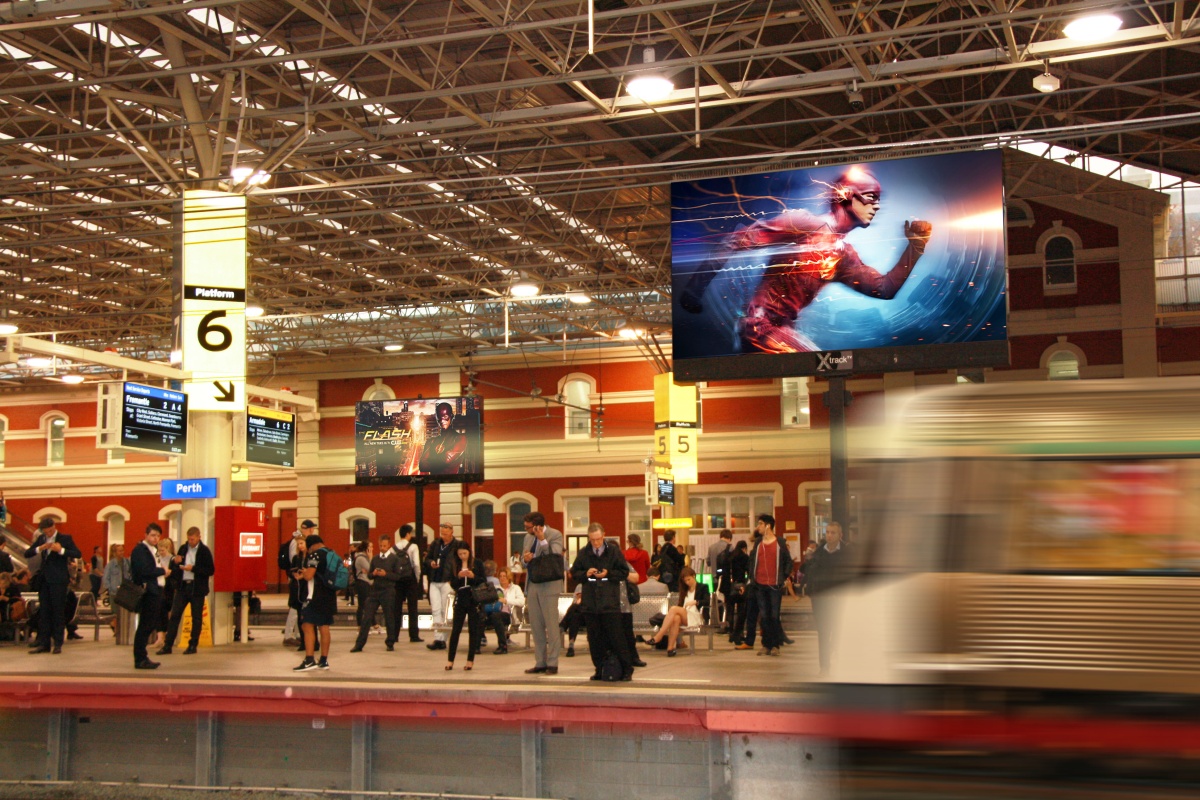 APN Outdoor X-Track TV Perth Central Rail Station - Signs & Lines