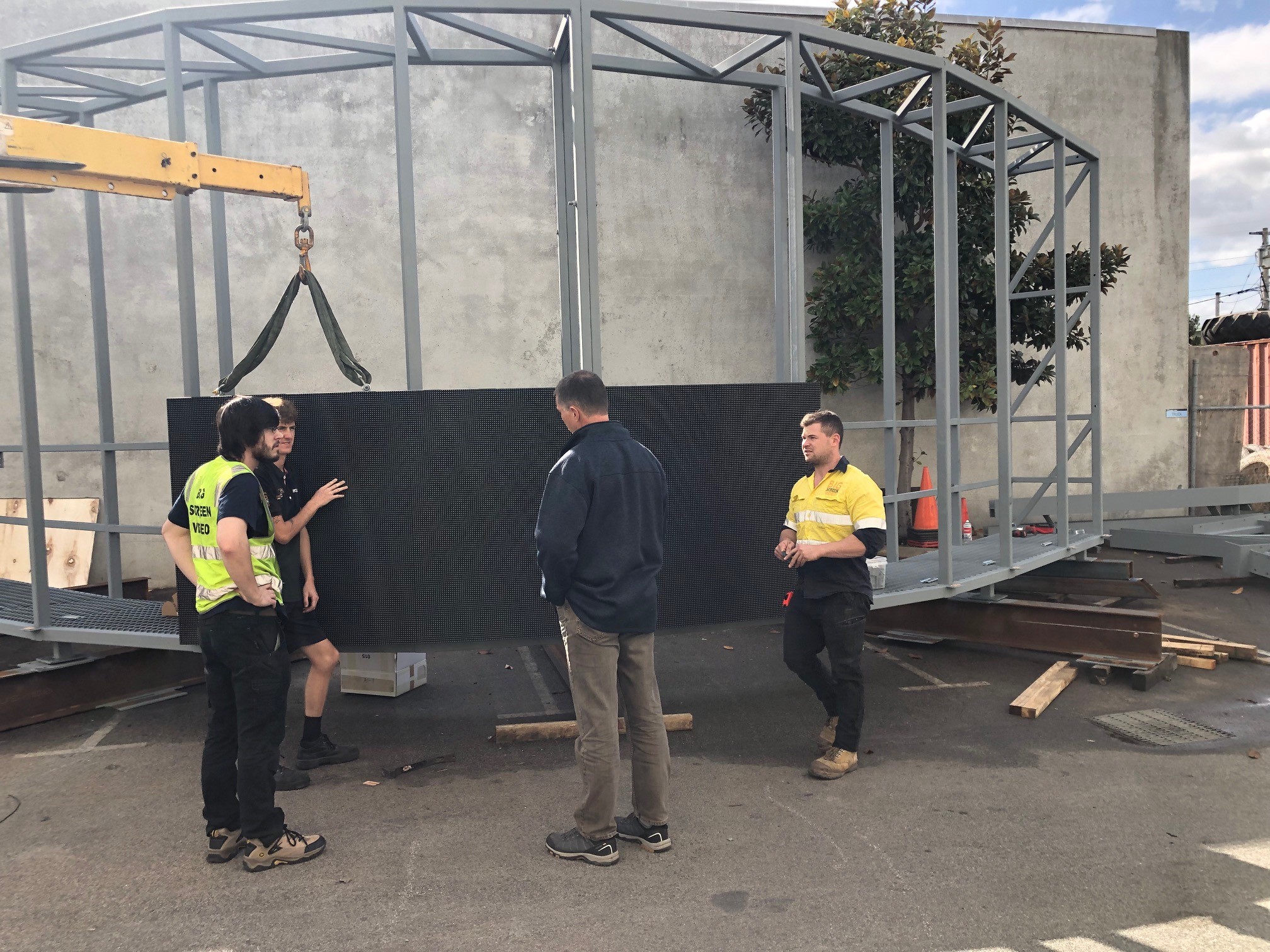 Curved digital sign on Wellington Street - Signs & Lines