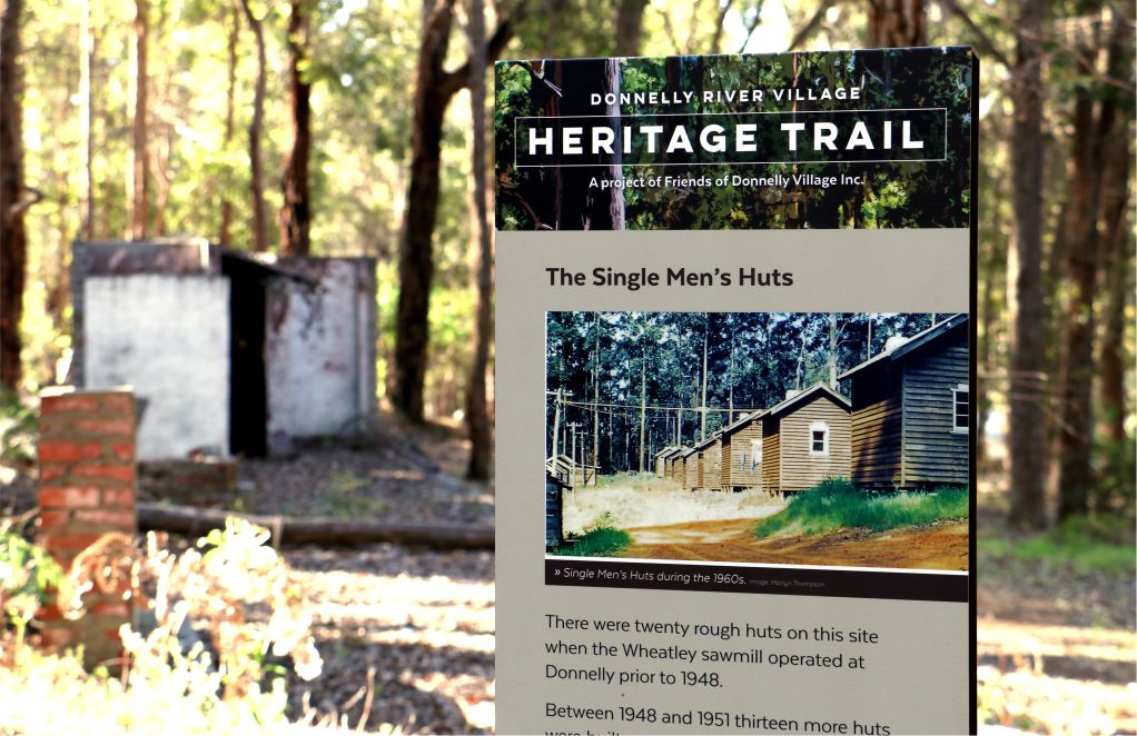 HERITAGE INTERPRETIVE SIGNAGE - Signs & Lines