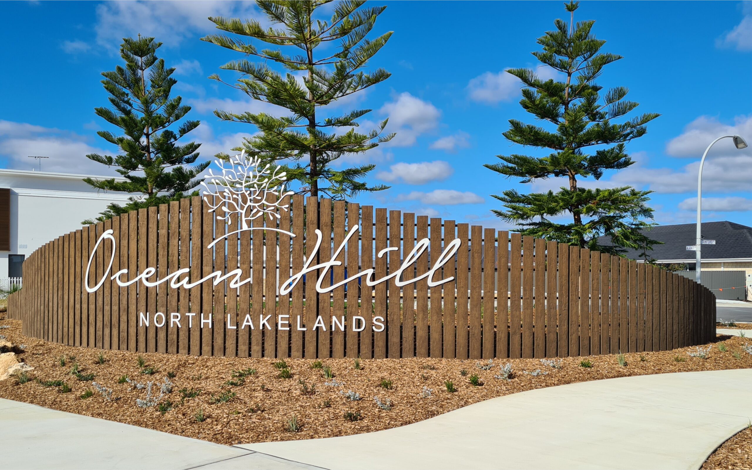 OCEAN HILL - ENTRY STATEMENT SIGNAGE - Signs & Lines