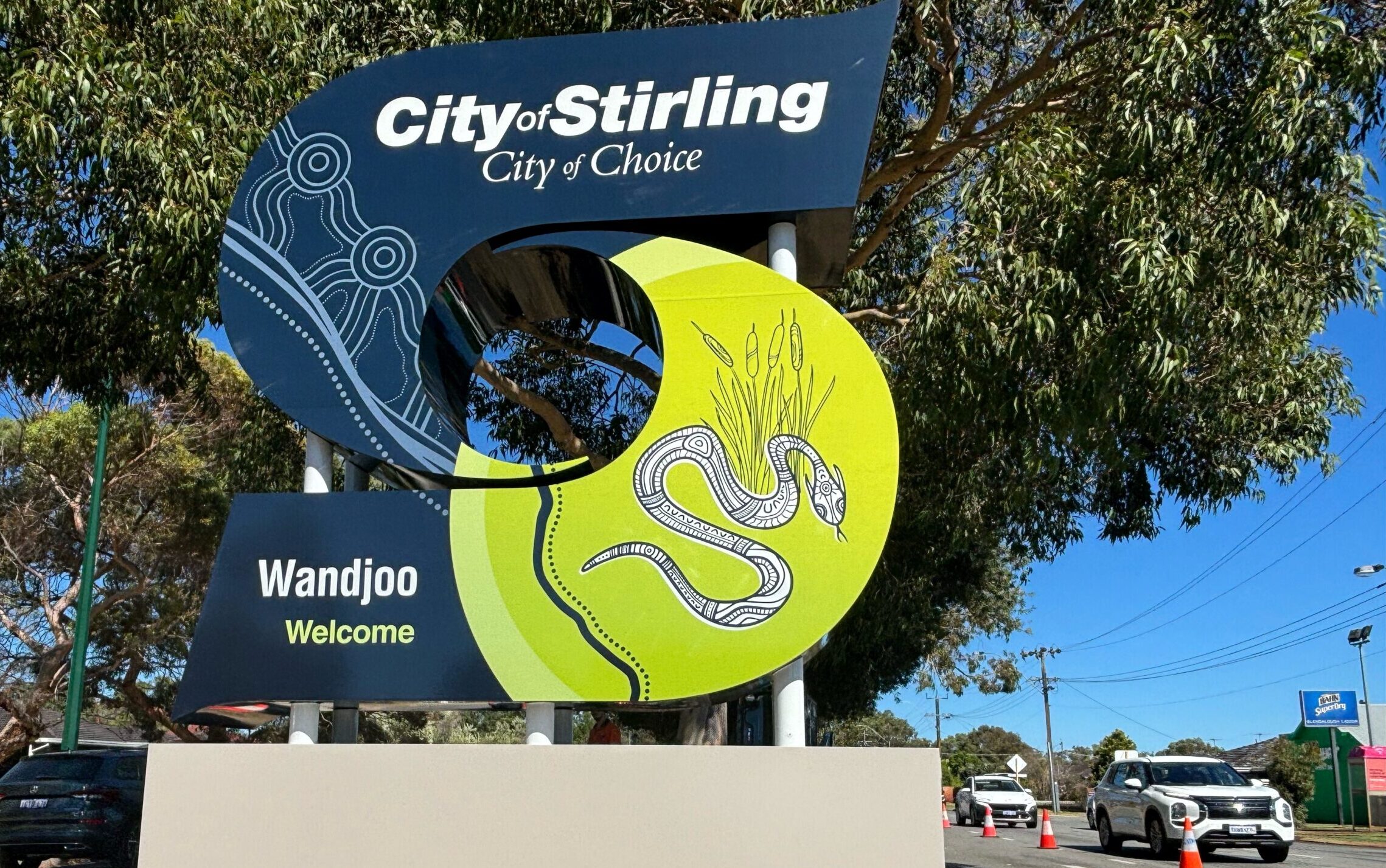 MAKING AN OUTSTANDING ENTRY STATEMENT - Signs & Lines