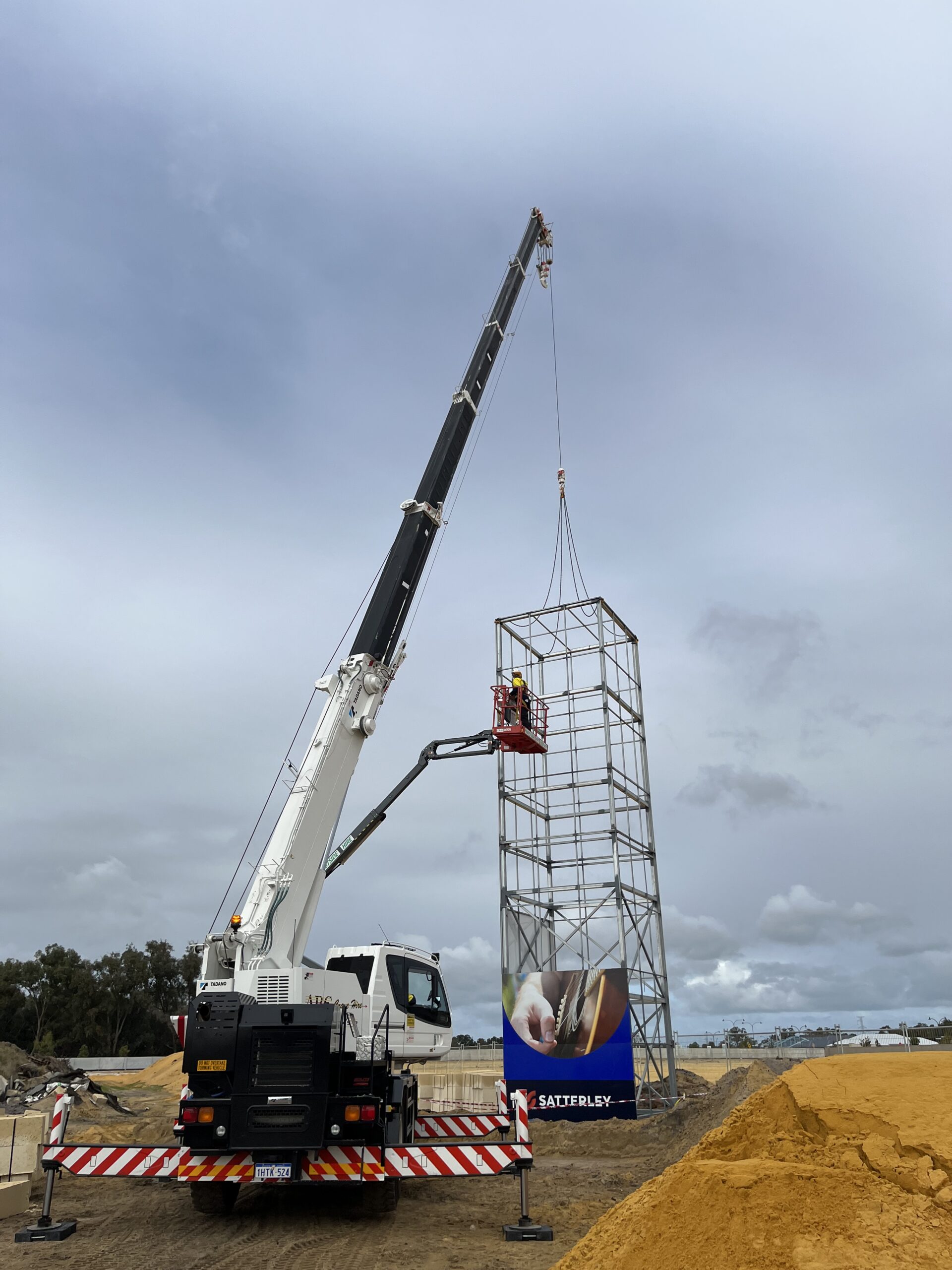 FLORENCE ICON SIGN - Signs & Lines