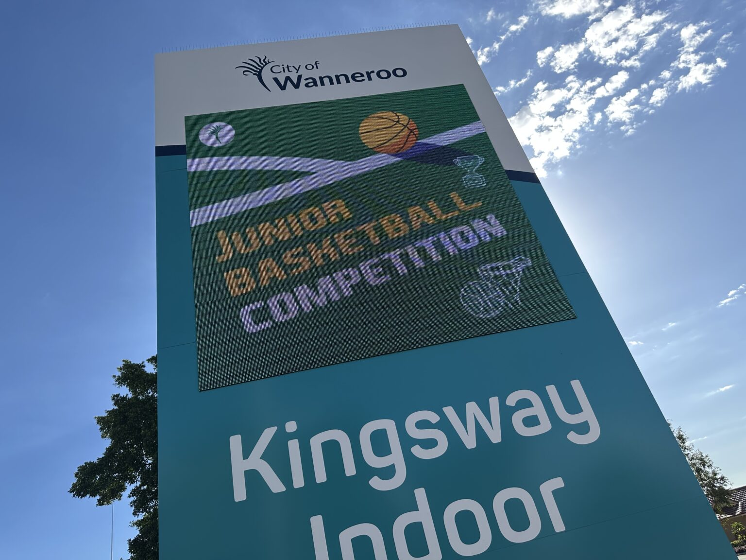 KINGSWAY PYLON DIGITAL SIGNAGE - Signs & Lines