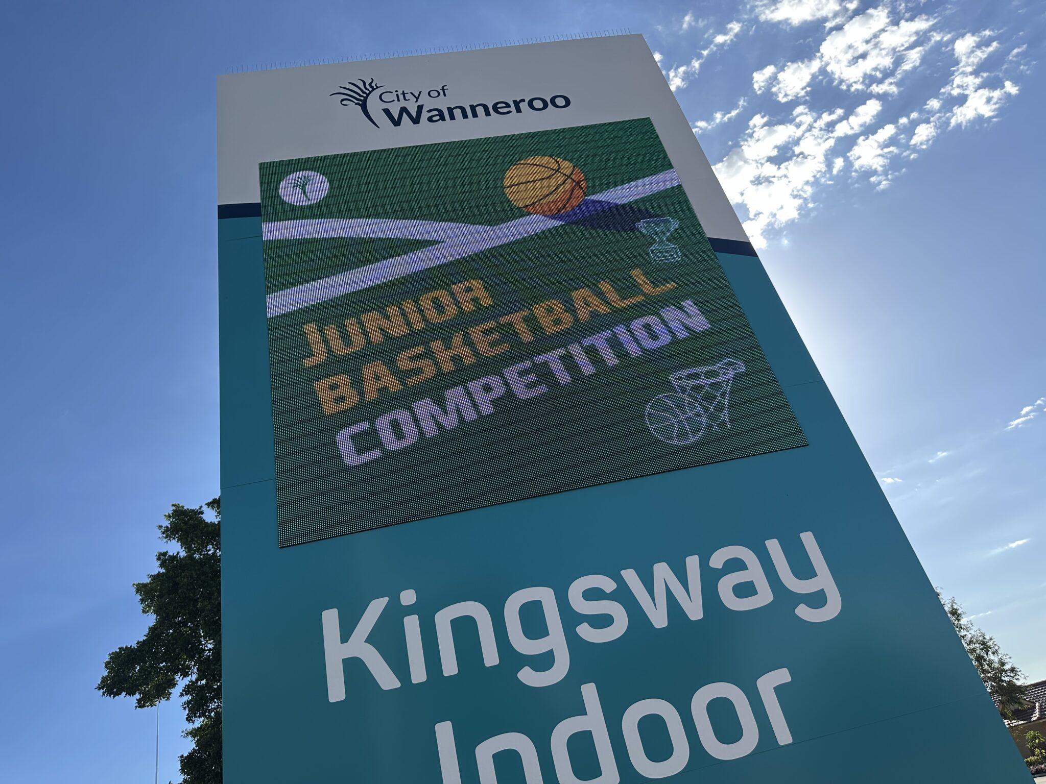 KINGSWAY PYLON DIGITAL SIGNAGE - Signs & Lines